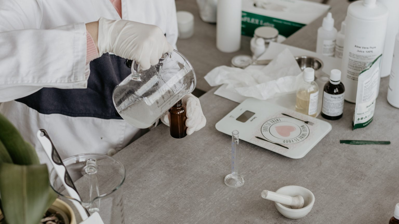 Everything you need to know about manufacturing beauty products ...